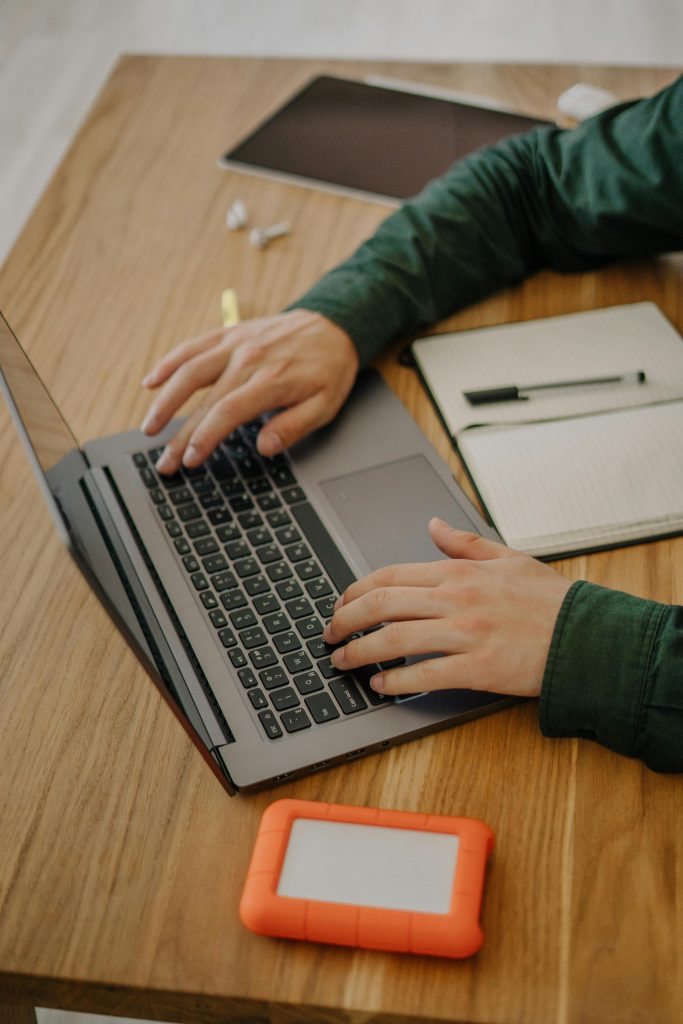 Contactanos • CeleriTech